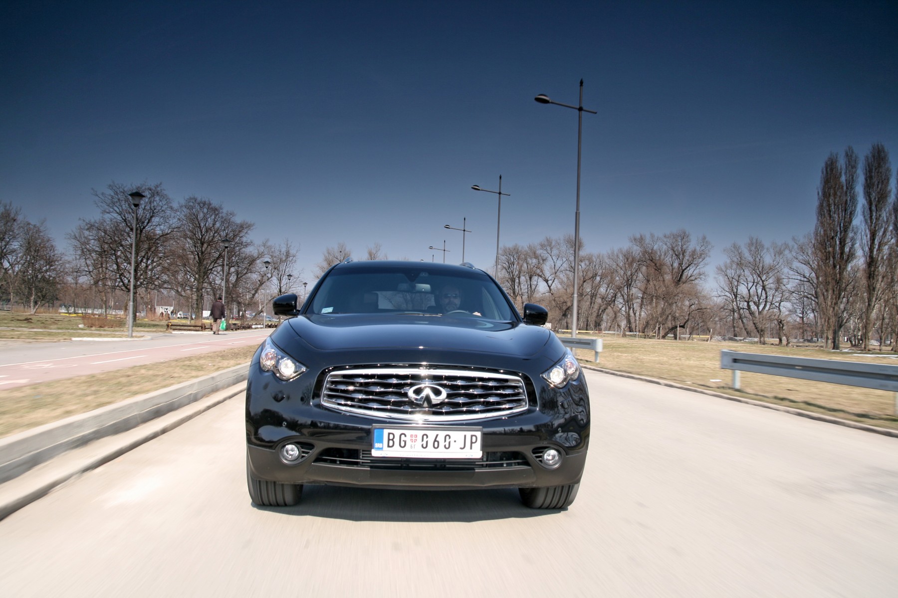 Infiniti FX30d S - Auto magazin