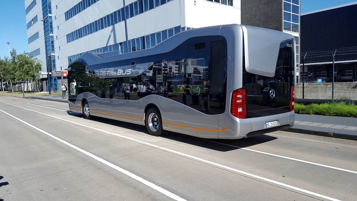Ekskluzivno: Auto Magazin na promociji Mercedesovog autobusa budućnosti ...