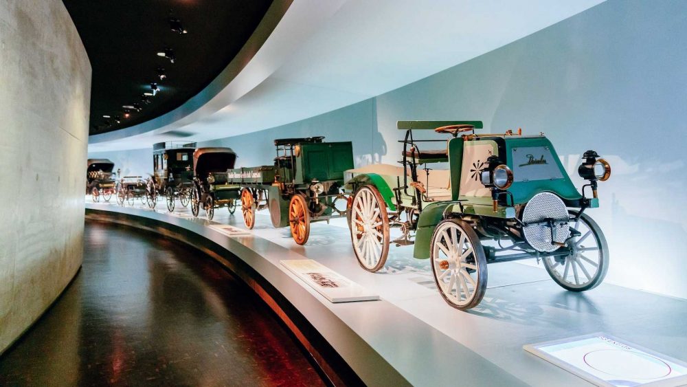Preteča Sprintera iz 1899. izložena u Mercedes muzeju - Auto magazin ...