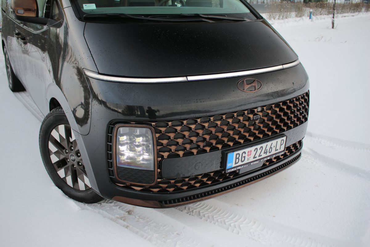TEST: Hyundai Staria Lux 2,2 CRDi 4WD Ultimate Sun - Auto magazin Najnovije